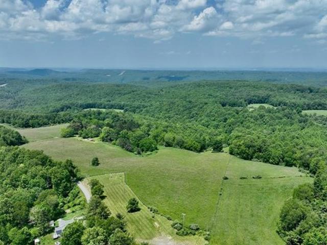 230 Cloverdale Rd, Shady Spring, WV 25918