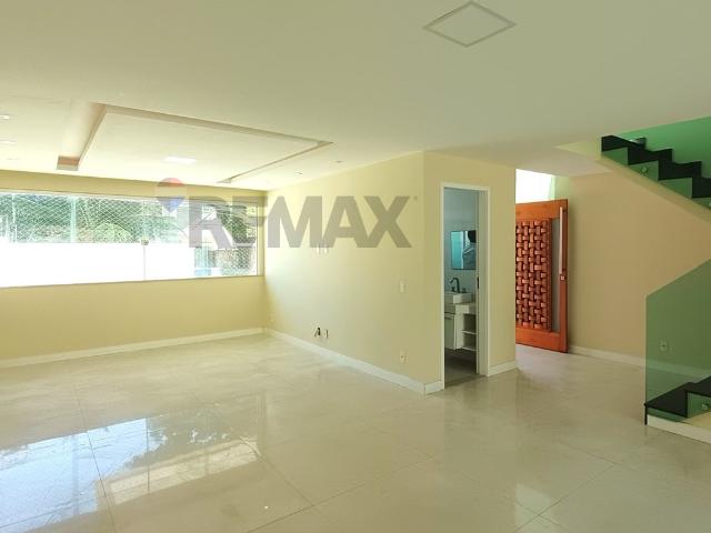 230 Área Útil Casa Alugar, 3 Dormitórios localizado em Camboinhas, Niterói, Rio de Janeiro, 24358638 | Brasil