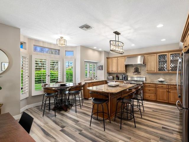 230 Augusta Dr, Palm Desert, CA 92211