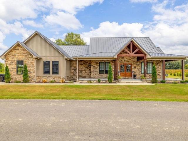 230 Ayly Estates Dr, Mayfield, KY 42066