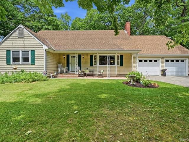 230 Booth Rd, Southold, NY 11971