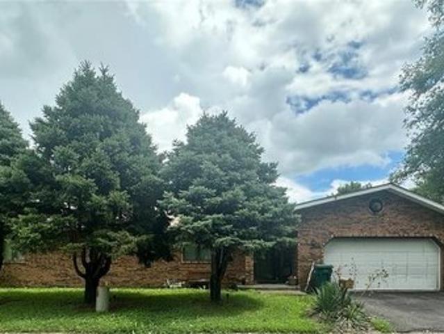 230 Bruce Dr, Cahokia, IL 62206