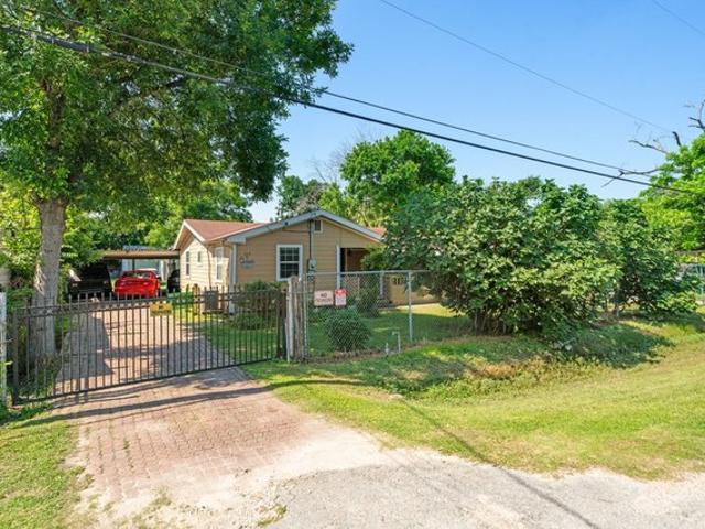230 Busch St, Houston, TX 77060