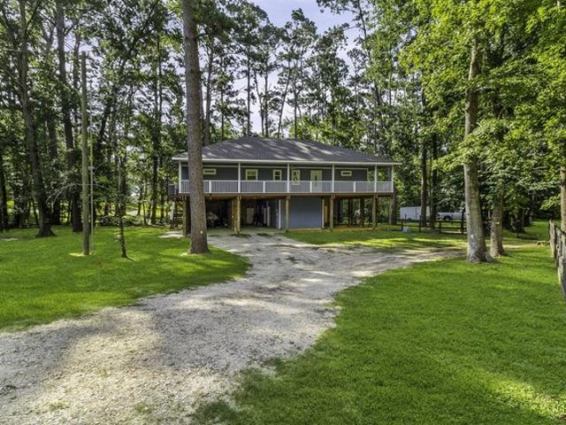 230 Governor Bell Dr, Pointblank, TX 77364
