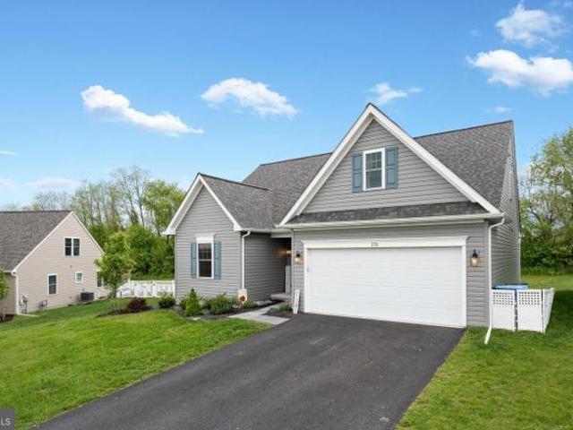 230 Greenwood Dr, Oxford, PA 19363