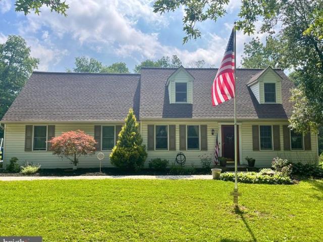 230 Dove Dr, Honey Brook, PA 19344