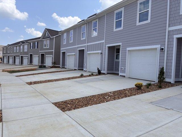 230 Darlington Dr, Dickson, TN 37055