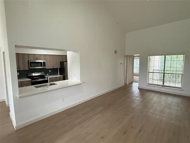 230 E 5th Street # 303
