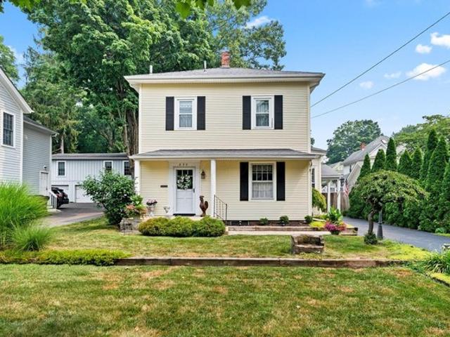 230 E College St, Granville, OH 43023