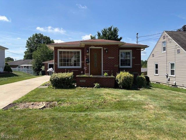 230 E Dresden Ave, Akron, OH 44301