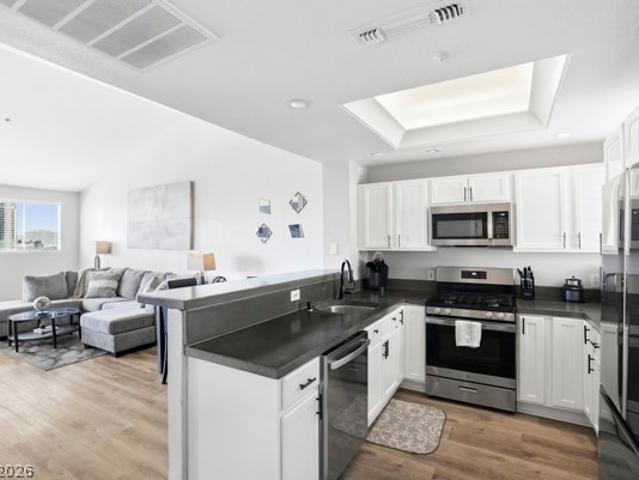 230 E Flamingo Rd, Unit 422, Las Vegas, NV 89169 | MLS #2776