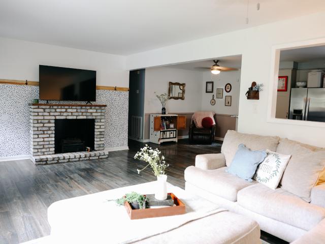230 E Old Trenton Rd