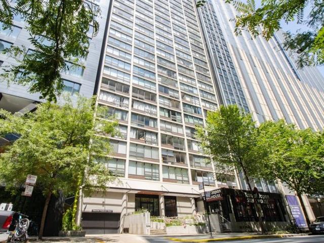 230 E Ontario St Apt 1602, Chicago, IL 60611