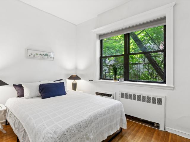 230 East 52nd Street, New York, NY