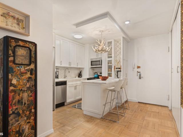 230 East 15th Street, Unit 2K