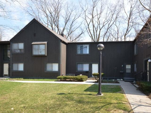 230 Falkirk Ct, Kalamazoo, MI 49006