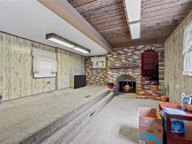230 Keaggy Ave