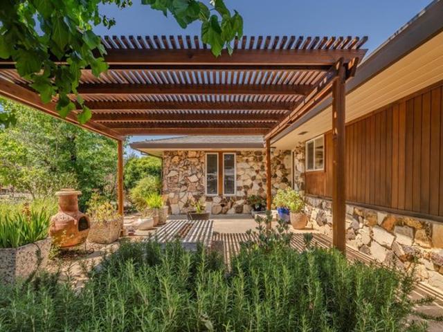 230 Kern St, Jackson, CA 95642
