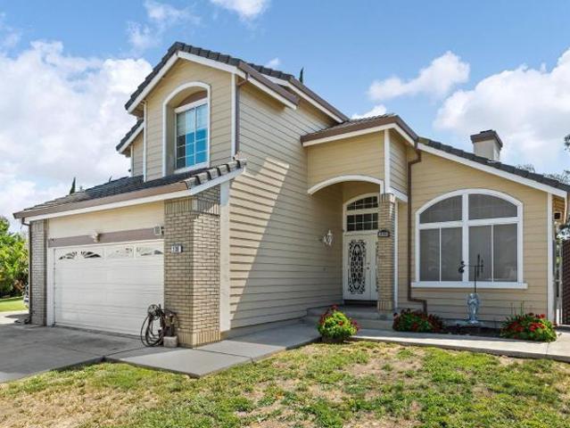 230 King Arthur Ct, Tracy, CA 95376