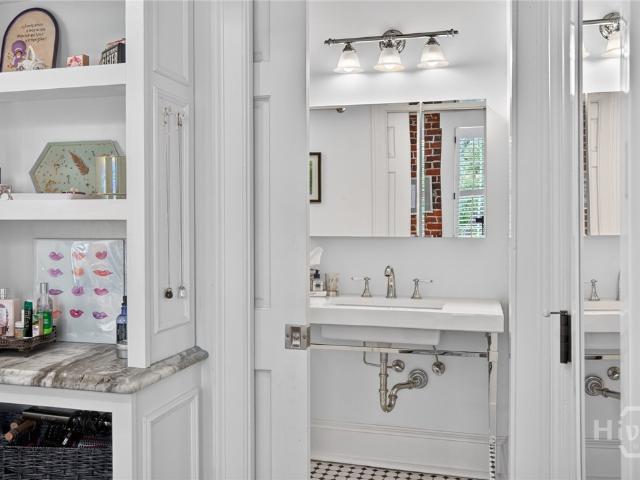 230 Habersham St, Unit 6, Savannah, GA 31401 | MLS #SA354477
