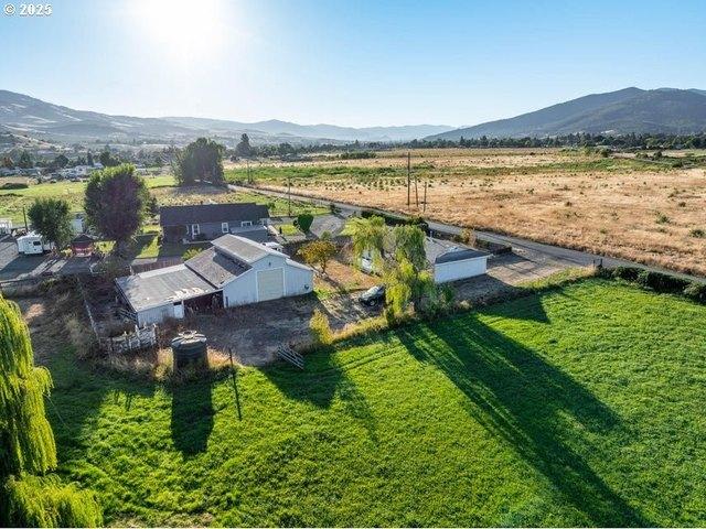 230 Hartley Rd, Phoenix, OR 97535