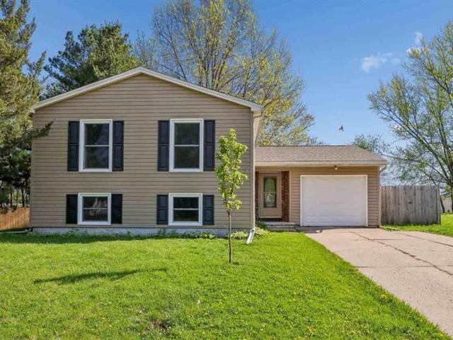 230 Heritage Dr, North Liberty, IA 52317