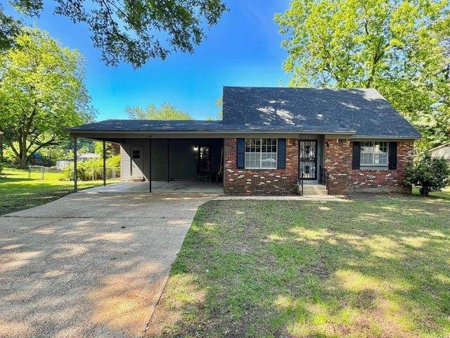 230 Lexington Dr, Forrest City, AR 72335