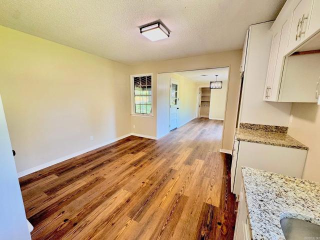 230 Lexington Dr