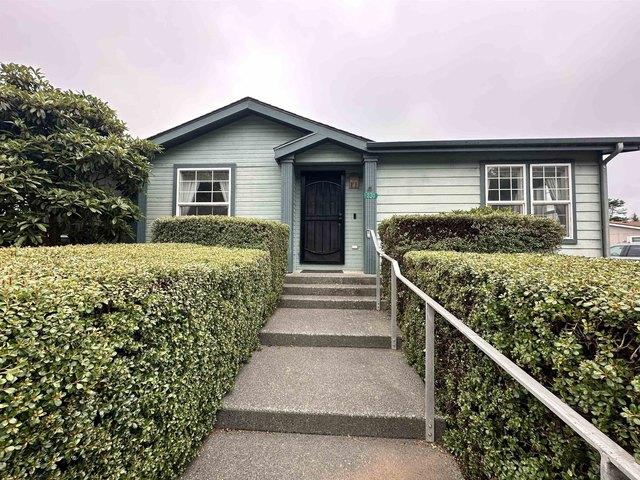 230 Leif Cir, Crescent City, CA 95531