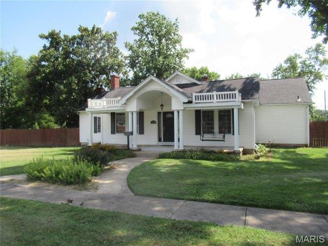 230 Maple St, Sullivan, MO 63080