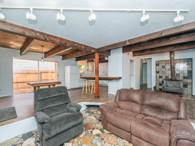 230 Mary Ave