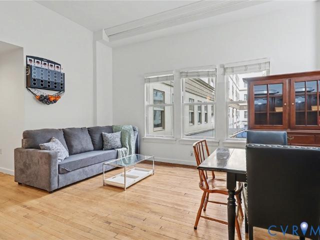 230 N 6th Street U325
