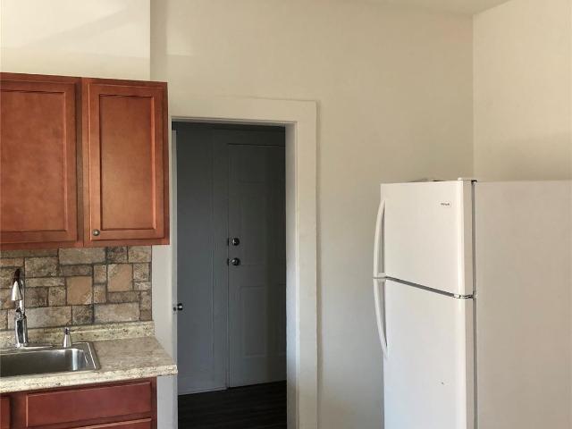 230 N 7th Avenue 2