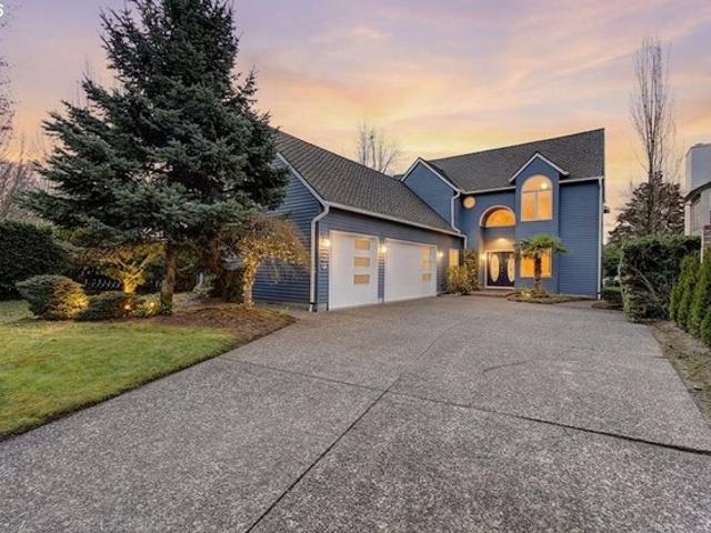 230 N Lotus Isle Dr, Portland, OR 97217