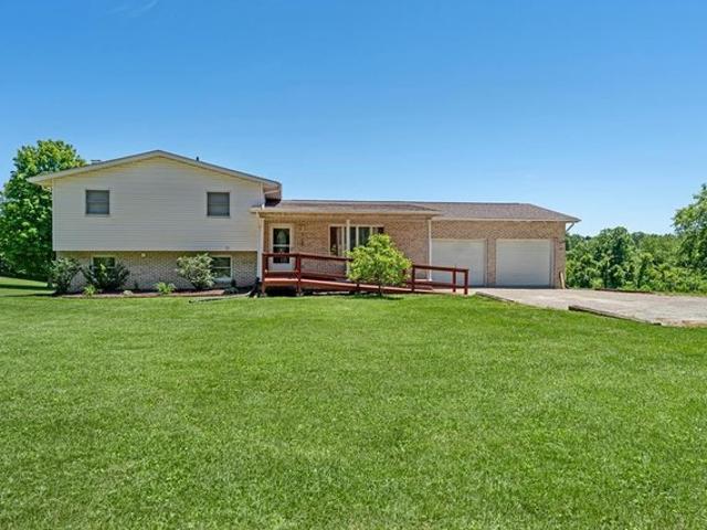 230 Northview Rd, Wellsburg, WV 26070
