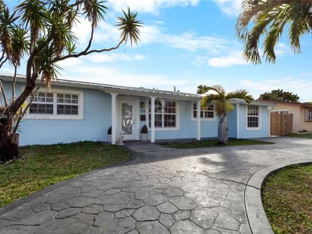230 NW 39th Ct, Deerfield Beach, FL 33064