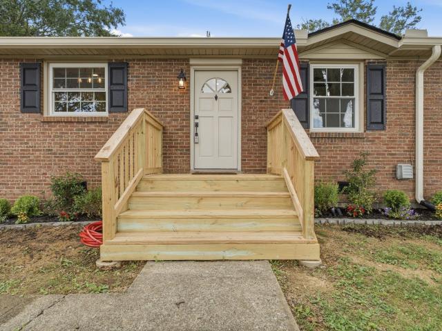 230 S Valley Rd