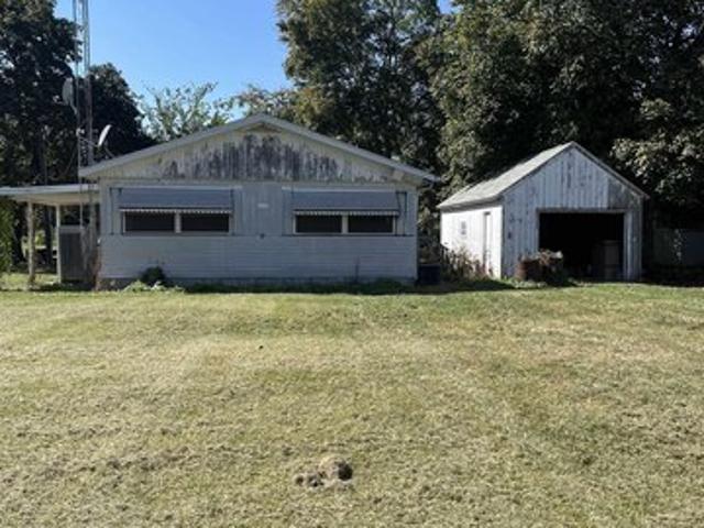 230 S Main St, Roseville, IL 61473