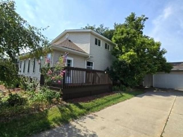 230 S Outer Dr, Bad Axe, MI 48413