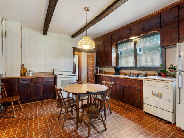 230 Saint Louis River Road W