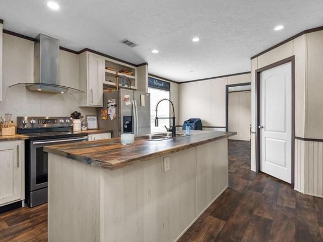 230 Sapphire Rd, Lufkin, TX 75904