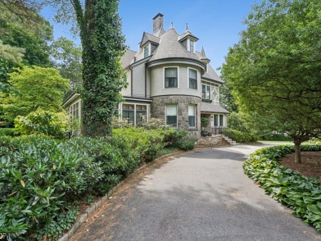 230 Springfield Ave