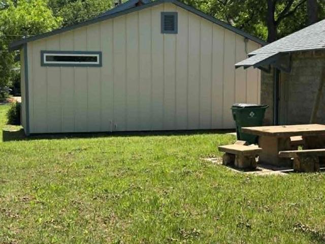 230 SW Live Oak