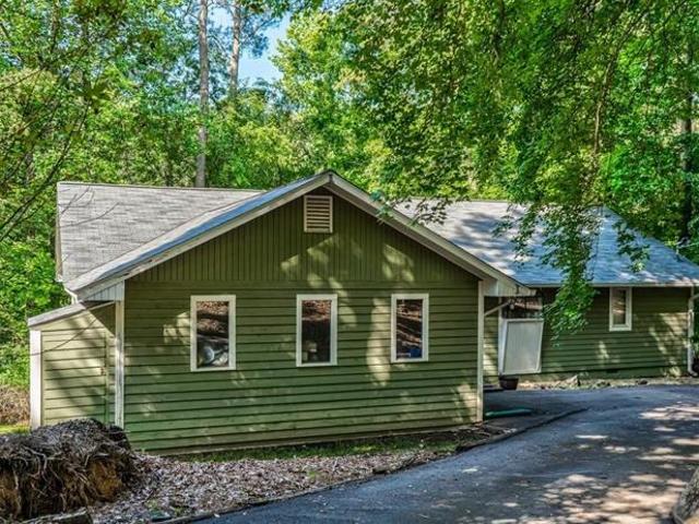 230 Red Cloud Dr, Waleska, GA 30183