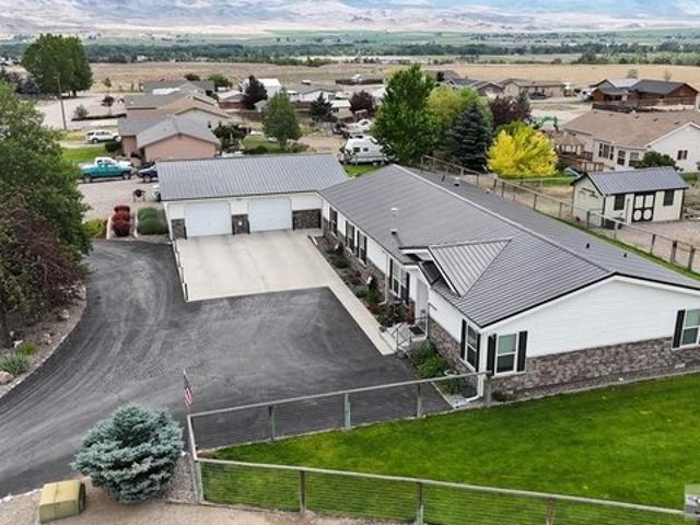 230 Redbird Ln, Challis, ID 83226