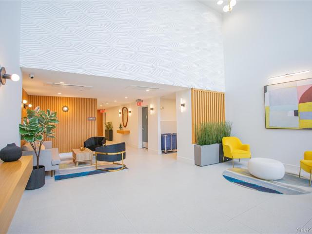 230 W Broadway 610