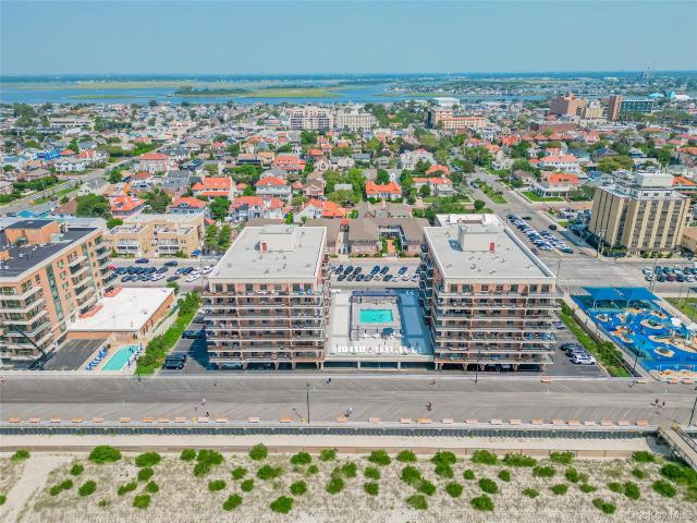 230 W Broadway 713