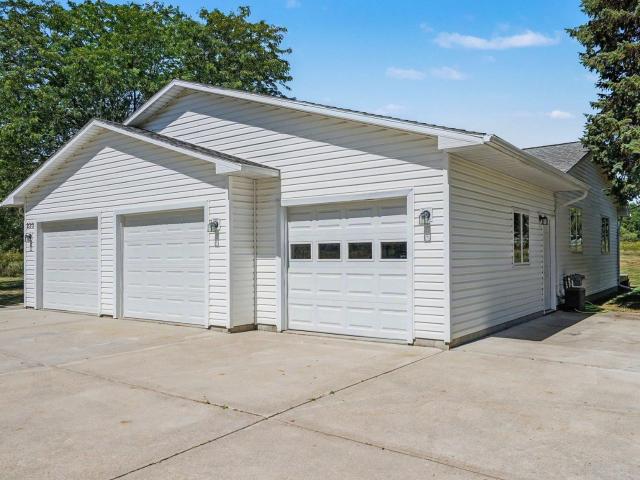 230 W Deerfield Road