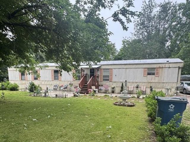 230 W Jobe Dr, Bertrand, MO 63823