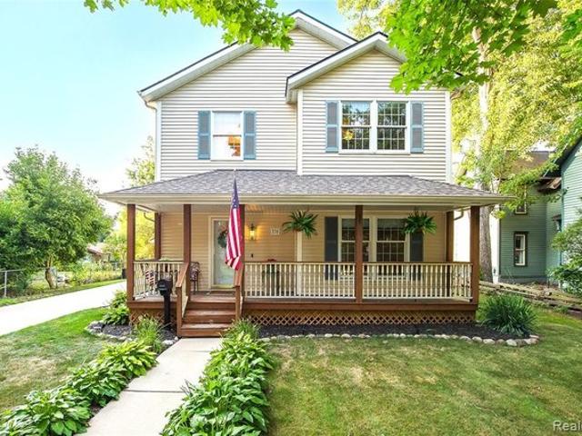 230 W Lake St, South Lyon, MI 48178